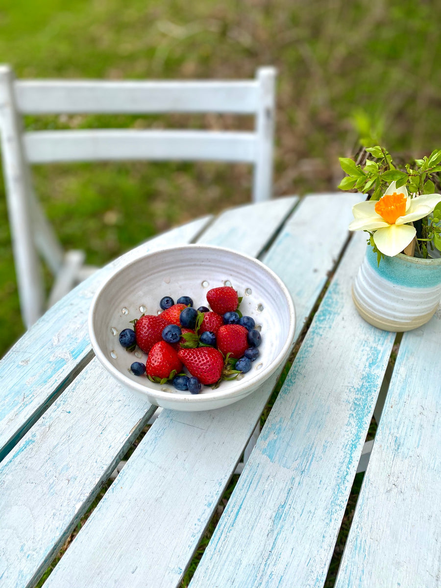 Isla Berry Bowl – Coastal Clay Co.